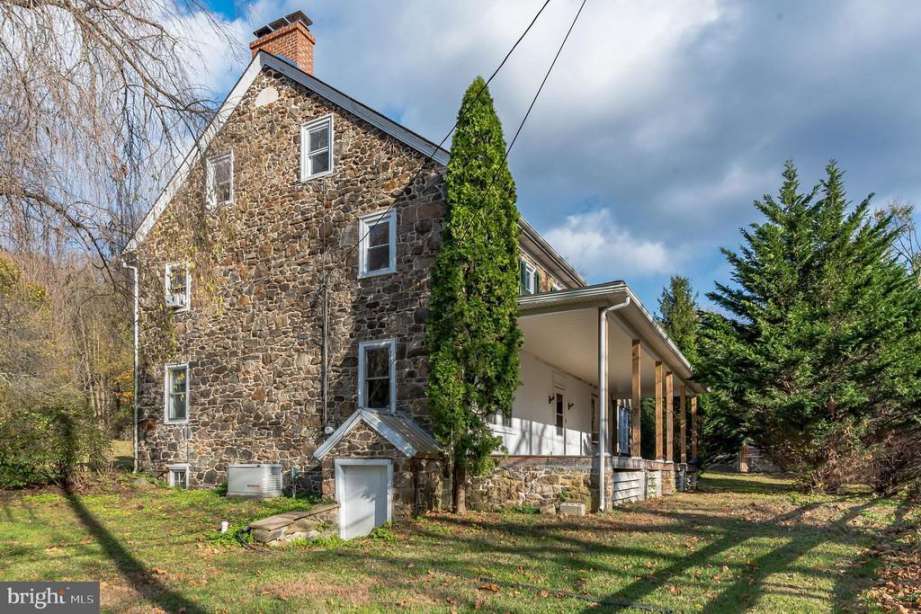 c. 1830 - Elverson, PA - Old House Dreams