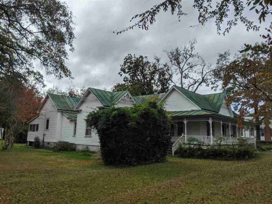 Folk Victorian in Cochran, GA - Old House Dreams
