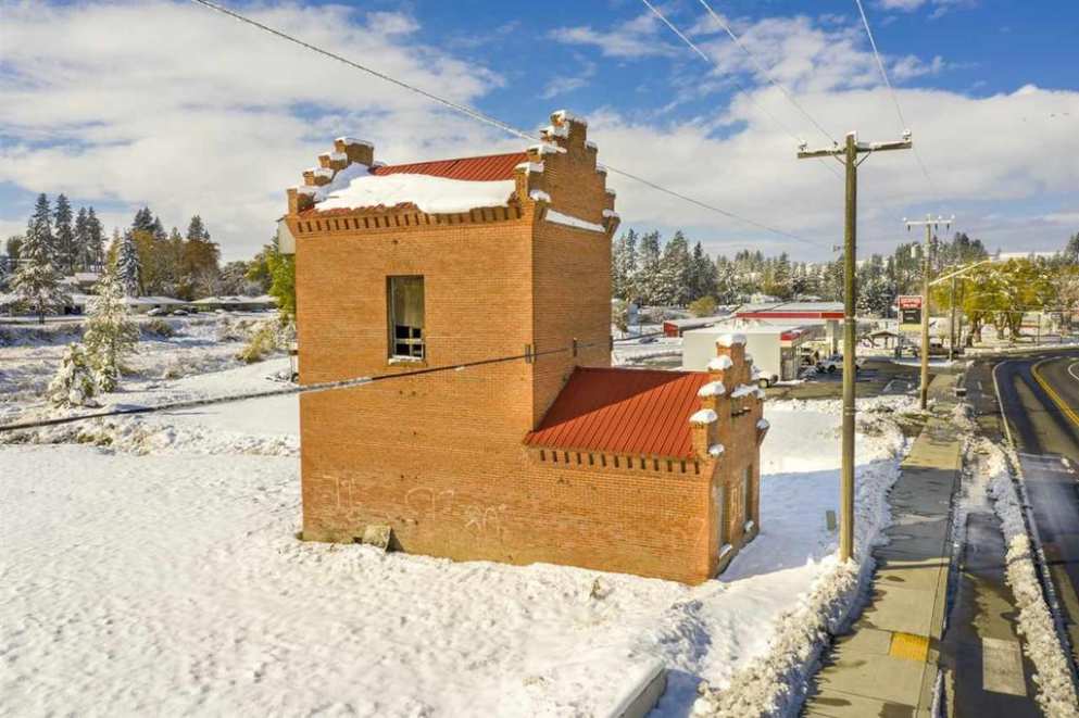 1918 Power House in Rockford, WA - Old House Dreams