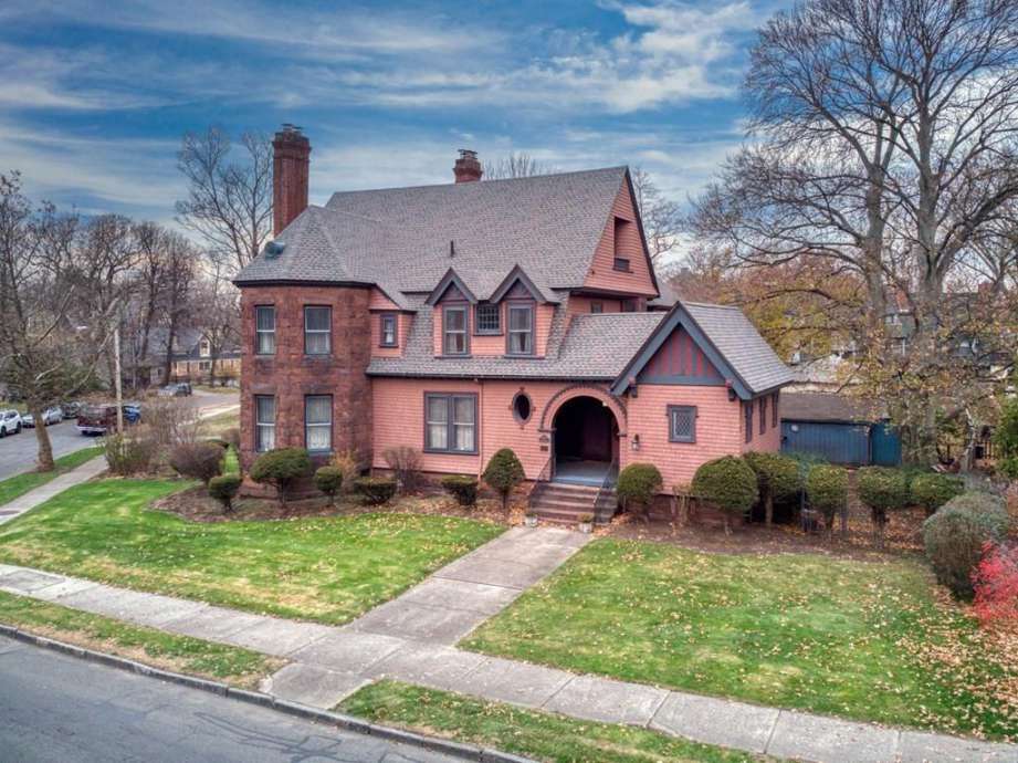1889 Queen Anne/Shingle in Springfield, MA - Old House Dreams