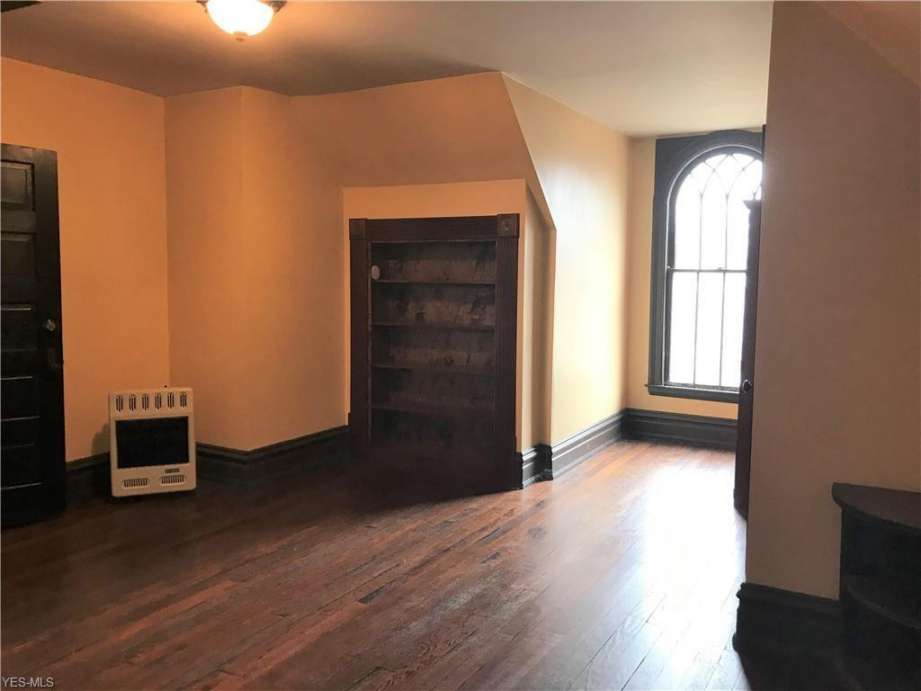 1902 Queen Anne/Colonial Revival in Parkersburg, WV - Old House Dreams