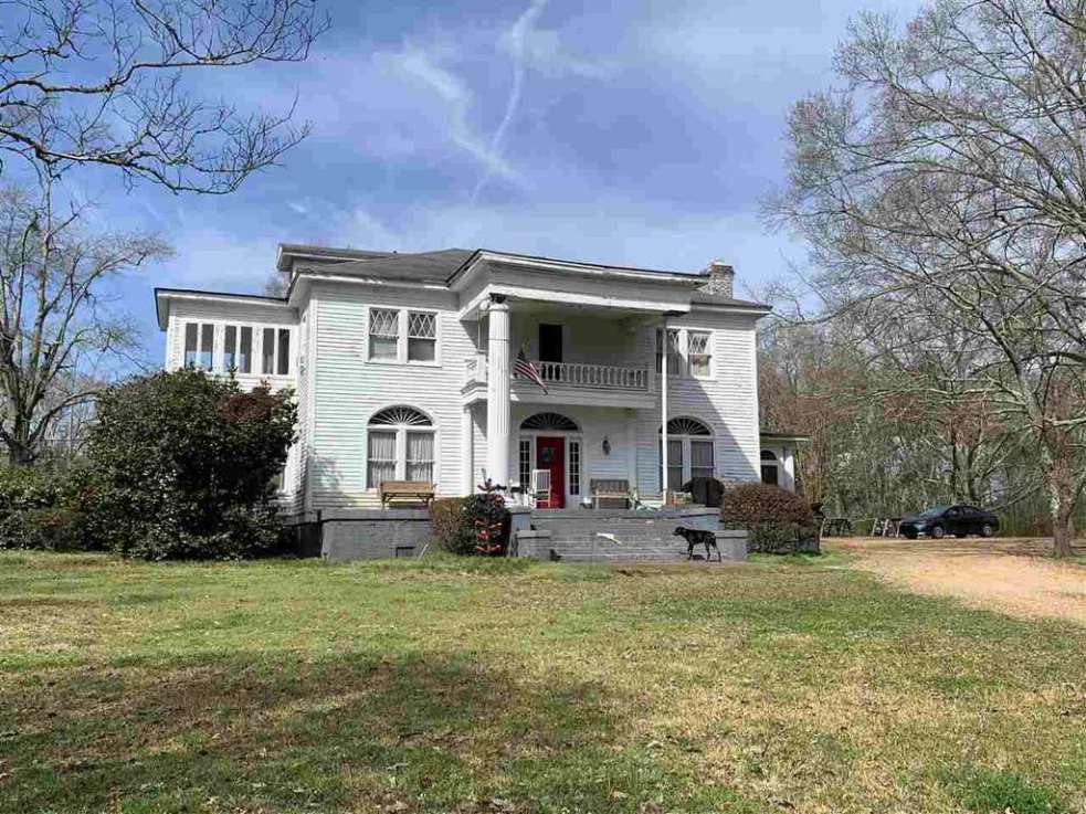 c. 1895/1925 Classical Revival in Crystal Springs, MS - Old House Dreams