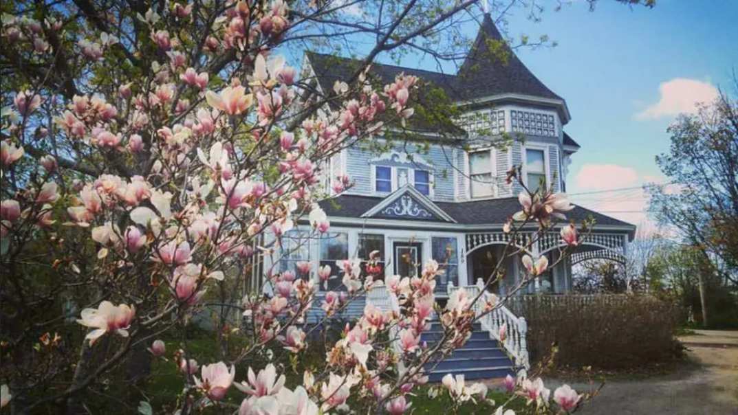 1899 - Middleton, NS - Old House Dreams