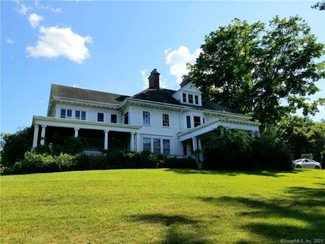 c. 1930 Colonial Revival in Oxford, CT - Old House Dreams