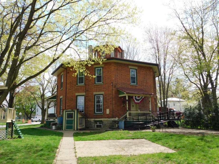 1858 Octagon in Monroeville, OH - Old House Dreams
