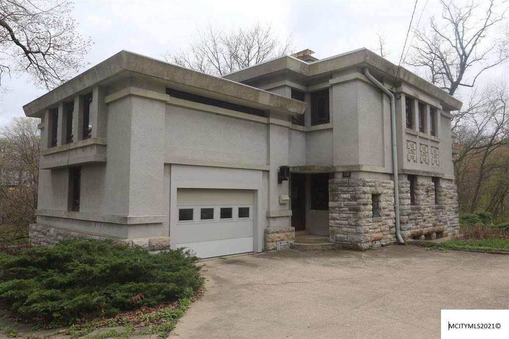 1913 Prairie in Mason City, IA - Old House Dreams