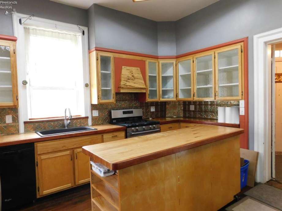 1858 Octagon in Monroeville, OH - Old House Dreams