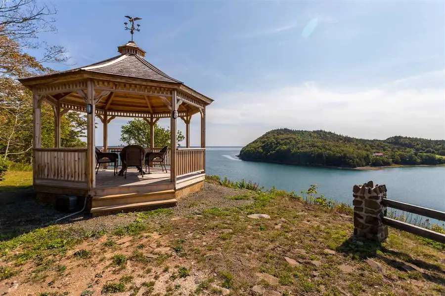 Digby, Nova Scotia - Old House Dreams