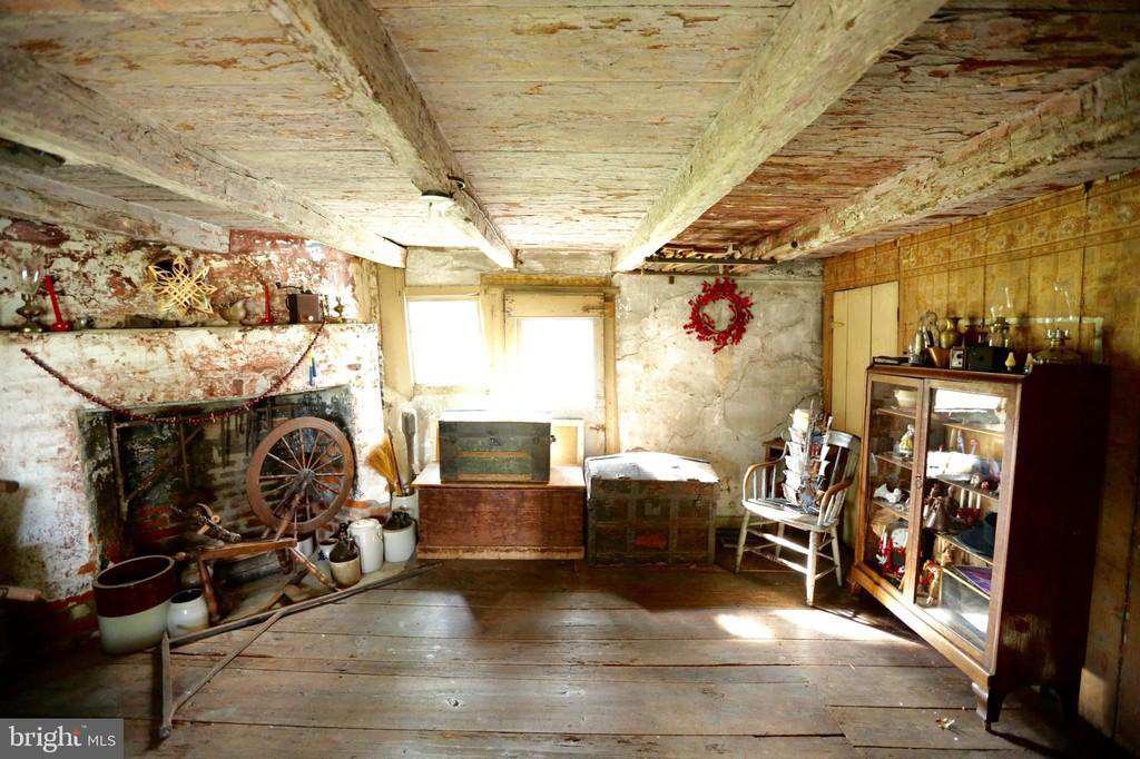 c. 1638 Log Cabin /c. 1738 - Gibbstown, NJ - Old House Dreams