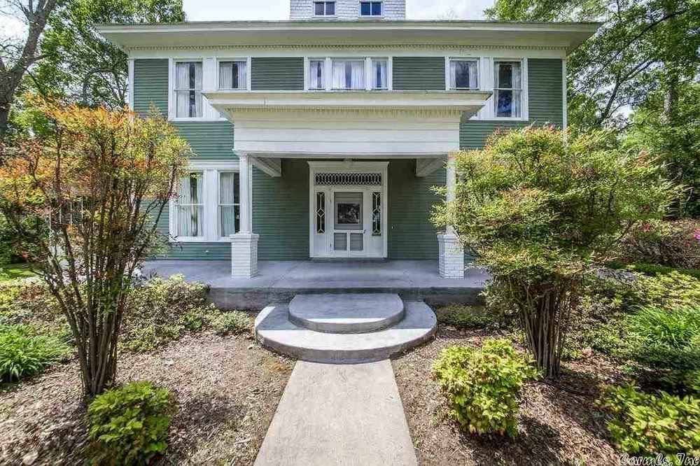 1904 Colonial Revival in Lonoke, AR - Old House Dreams