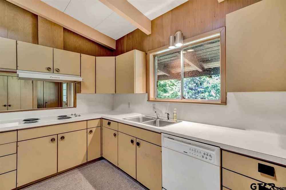 1962 Ranch in Tyler, TX - Old House Dreams