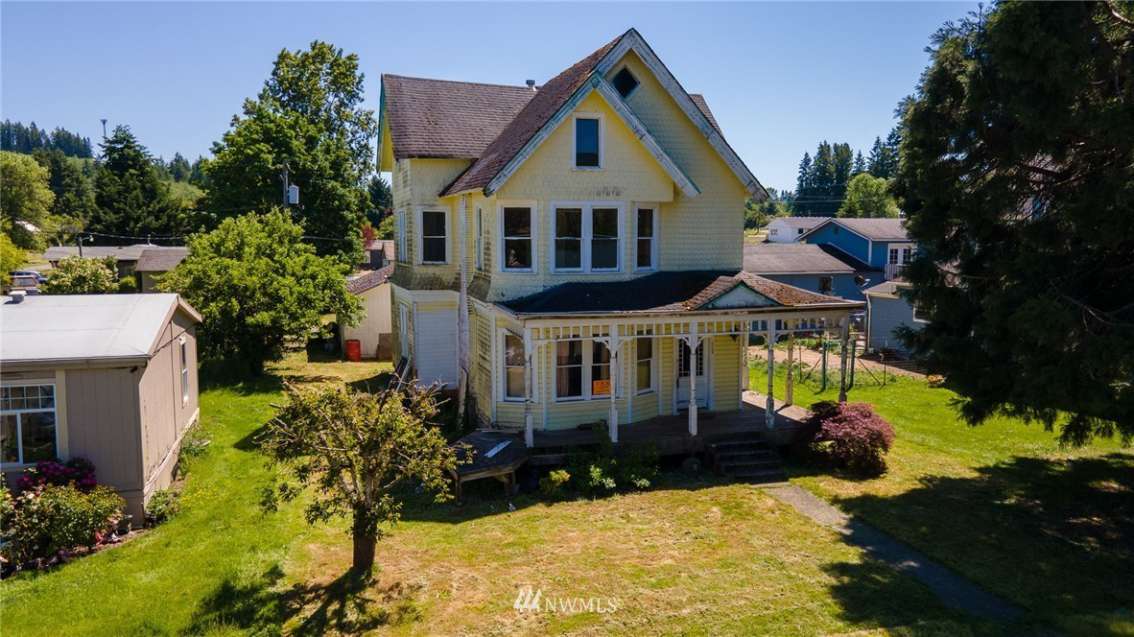 c. 1890 Queen Anne in Vader, WA - Old House Dreams