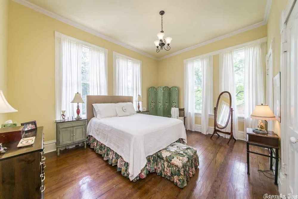 1904 Colonial Revival in Lonoke, AR - Old House Dreams