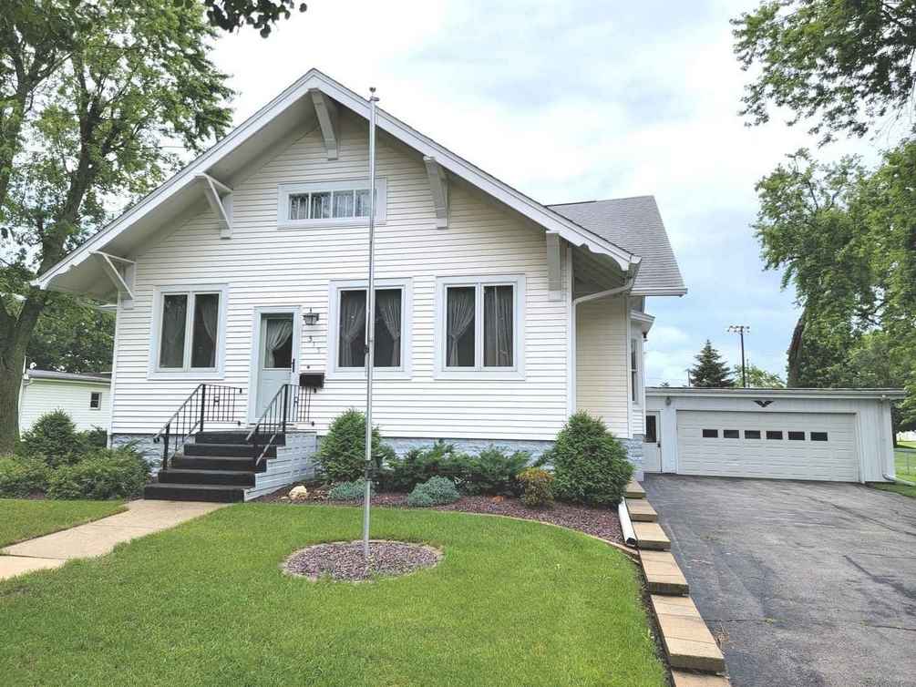 1909 Craftsman in Gridley, IL - Old House Dreams