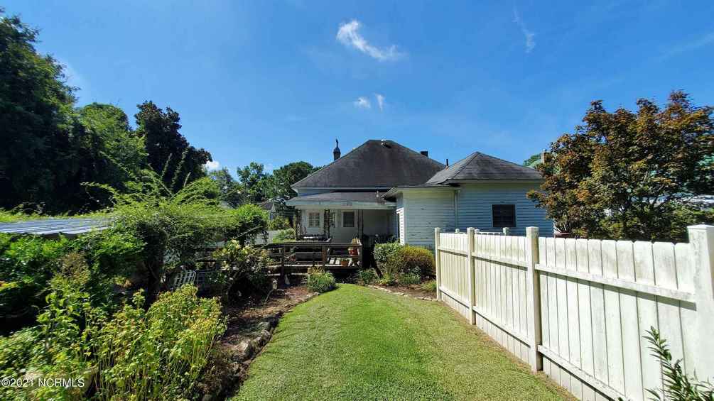 1901 Queen Anne in Ayden, NC - Old House Dreams