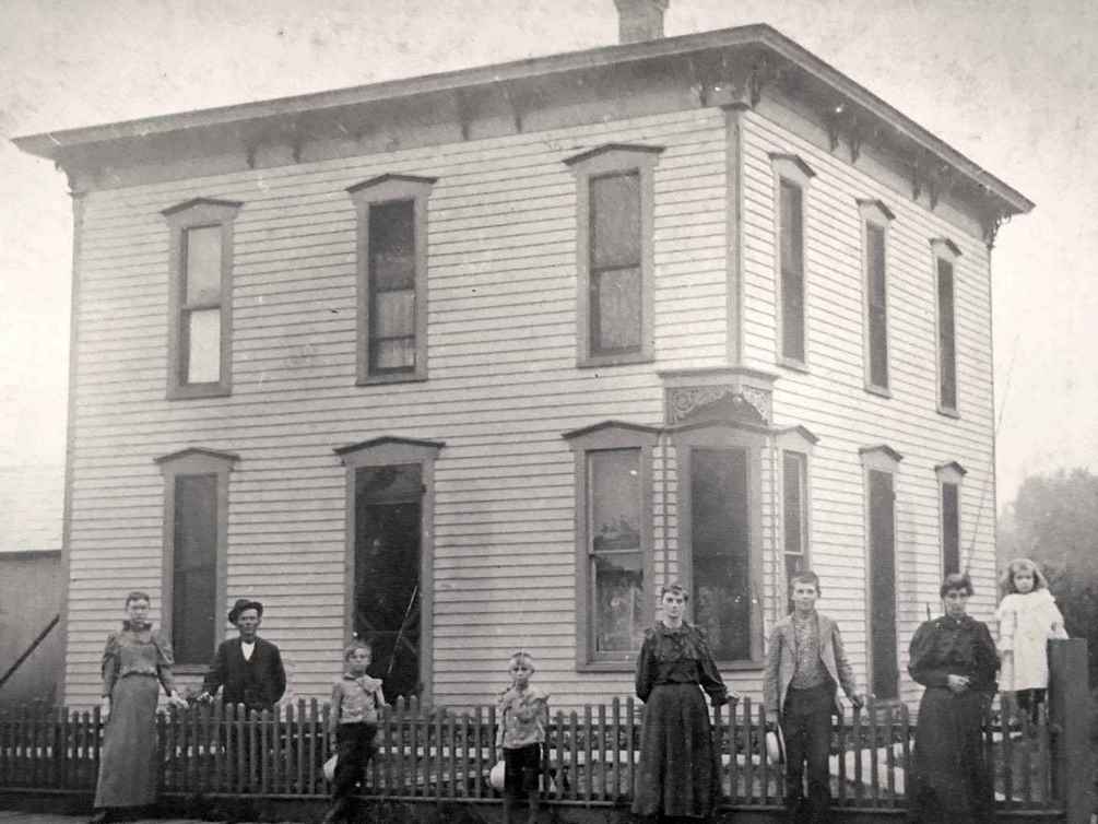 Arthur, IL - Old House Dreams