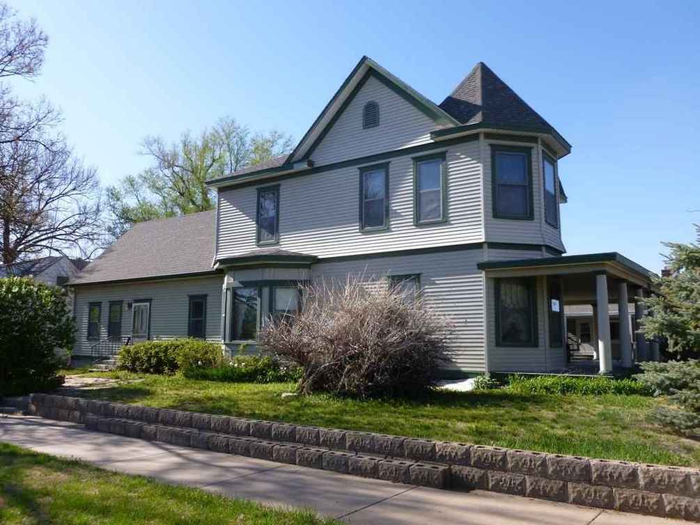 c. 1900 - Hoisington, KS - Old House Dreams