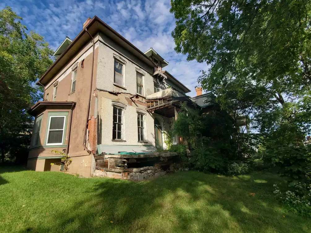 1867 Italianate in Davenport, IA - Old House Dreams