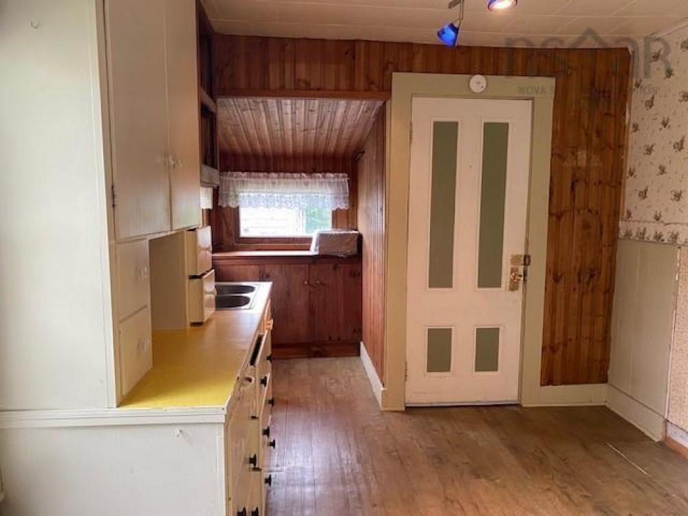 Hebron, Nova Scotia - Old House Dreams