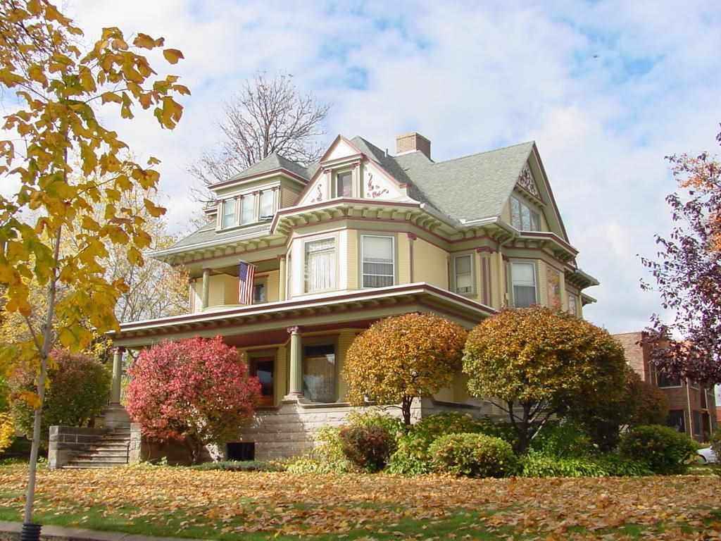 1901 - Waterloo, IA - Old House Dreams