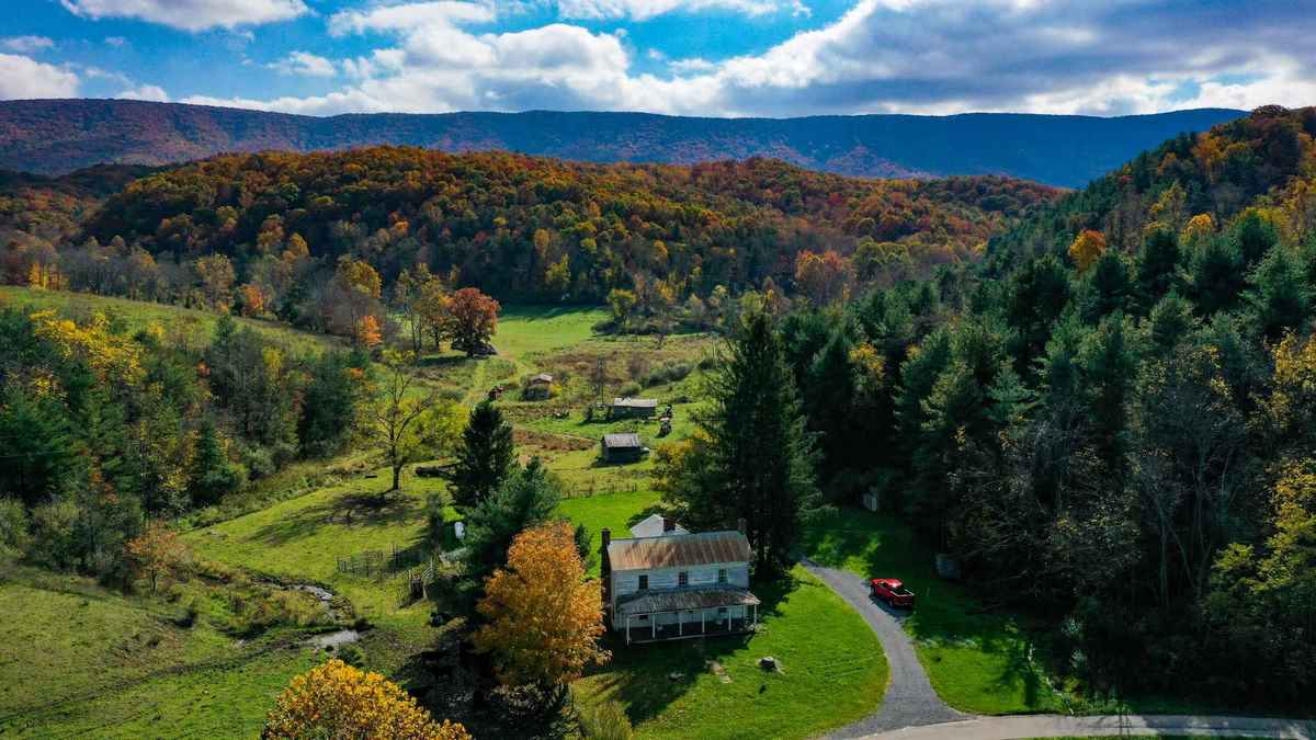 Lindside, WV - Old House Dreams