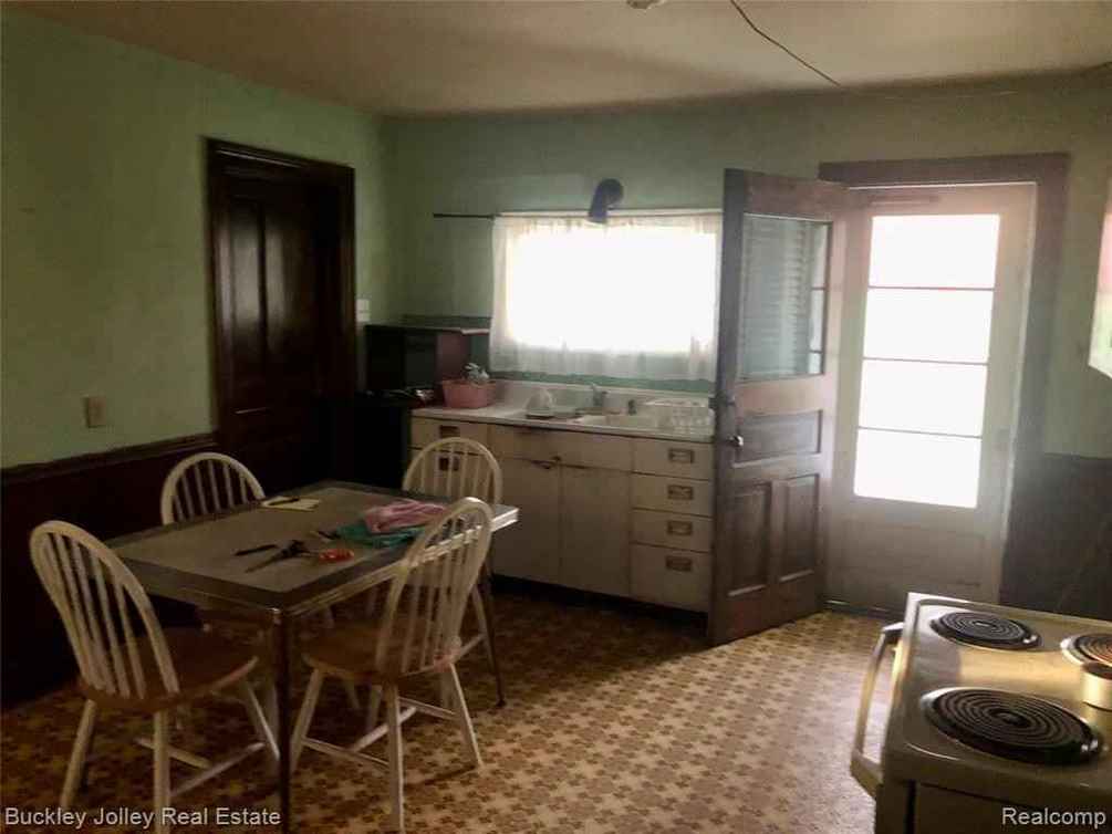 Howell, MI - Old House Dreams
