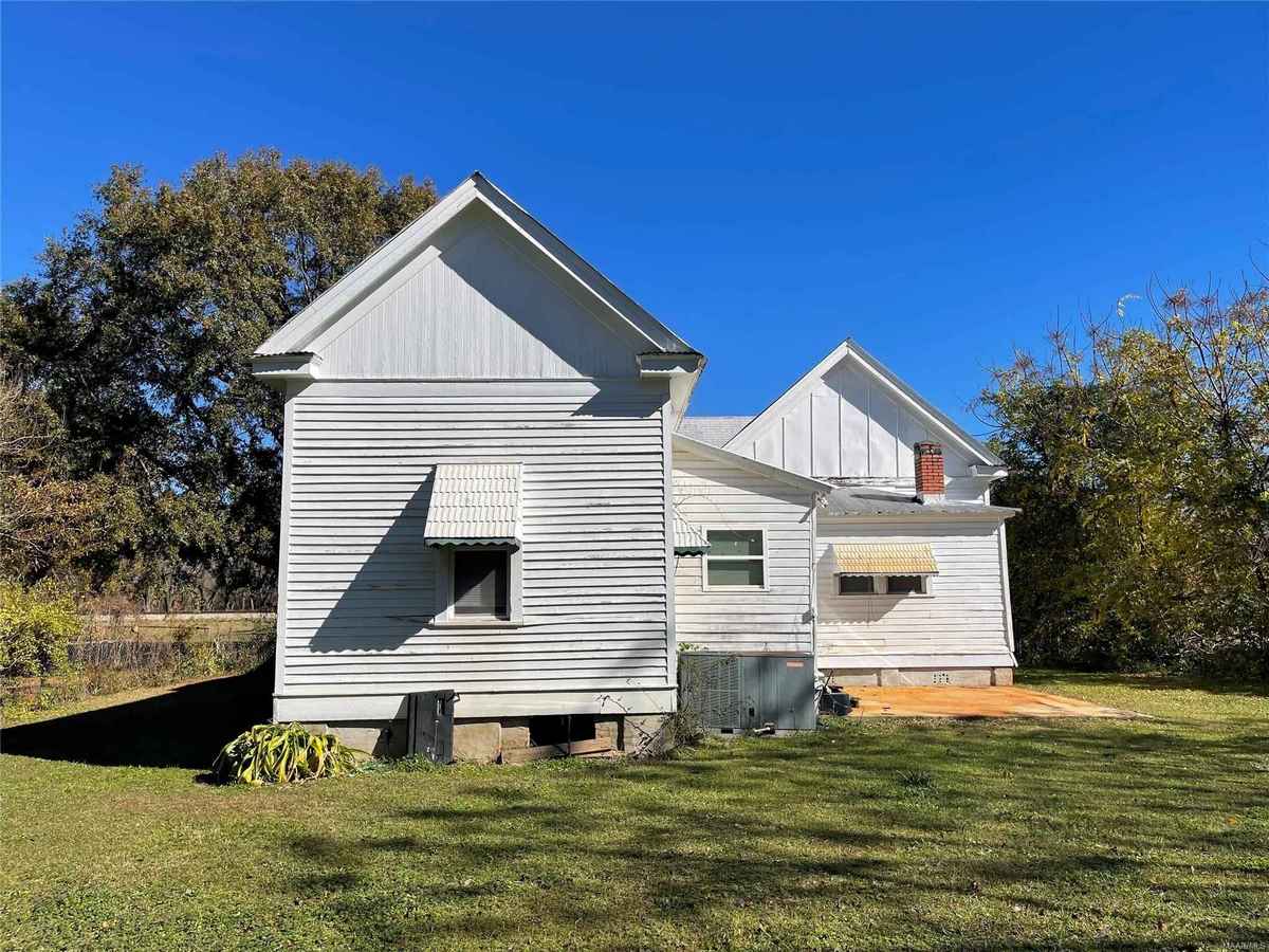 Folk Victorian in Deatsville, AL - Old House Dreams