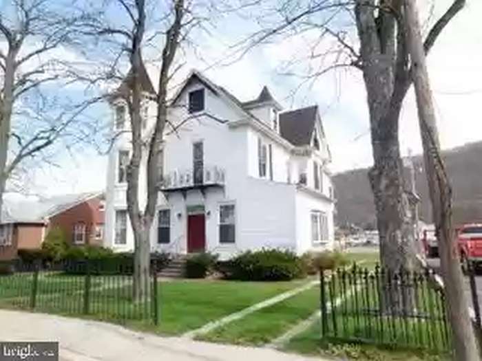 1892 Queen Anne in Keyser, WV - Old House Dreams