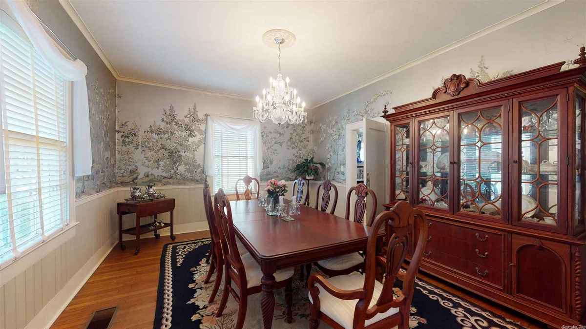 1927 Colonial Revival in Texarkana, AR - Old House Dreams