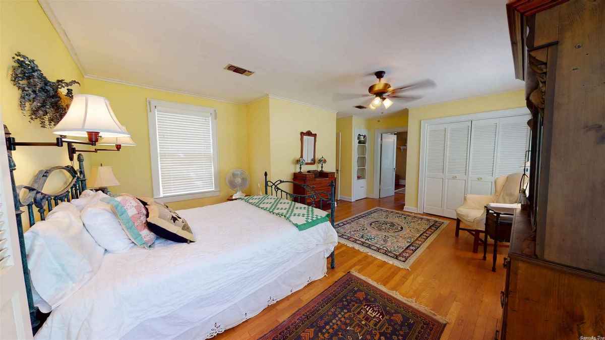 1927 Colonial Revival in Texarkana, AR - Old House Dreams