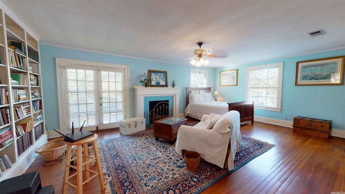 1927 Colonial Revival in Texarkana, AR - Old House Dreams