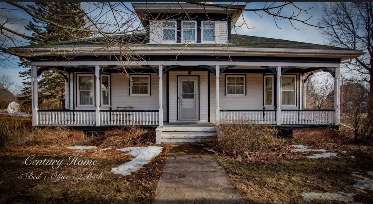 1913 in Middleton, Nova Scotia - Old House Dreams