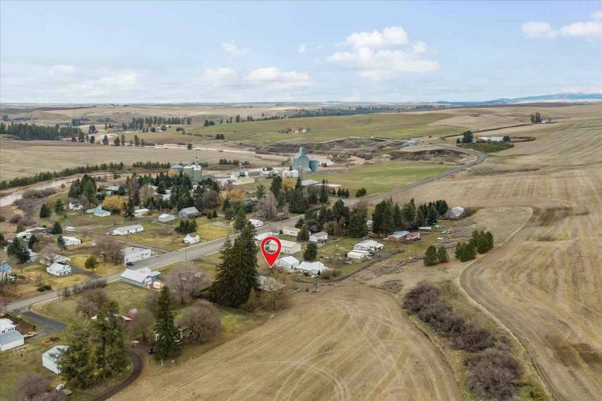 1902 in Fairfield, WA - Old House Dreams