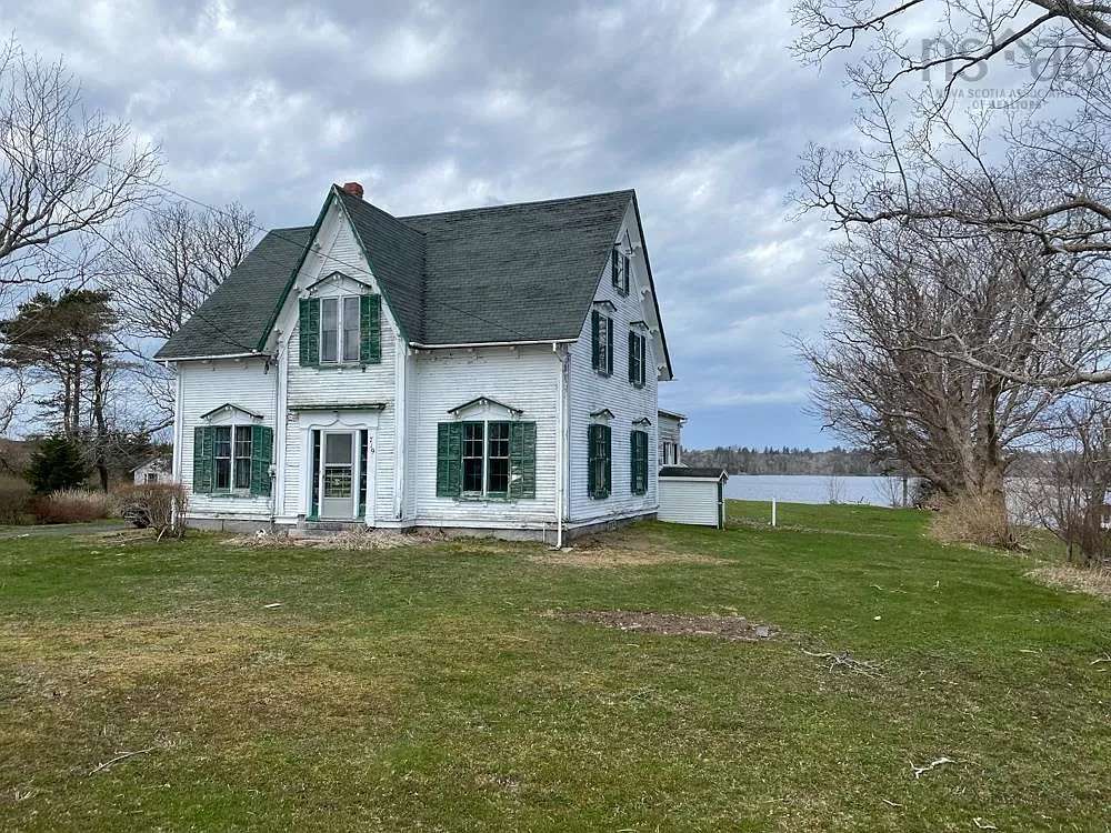 Gothic Revival in Hebron, Nova Scotia - Old House Dreams