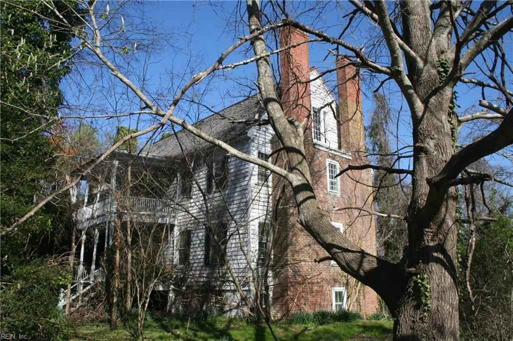 1837 in Saluda, VA - Old House Dreams