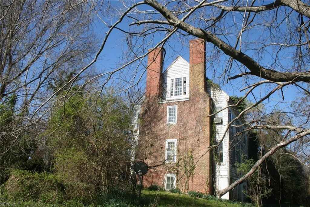 1837 in Saluda, VA - Old House Dreams