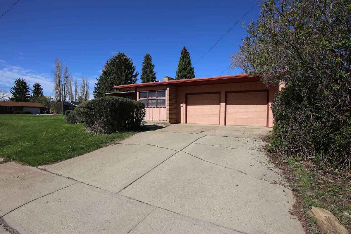 1950 Ranch in Sheridan, WY - Old House Dreams