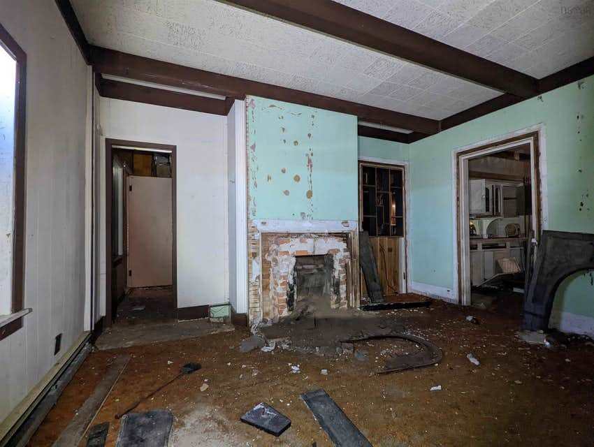 Deep Brook, Nova Scotia - Old House Dreams
