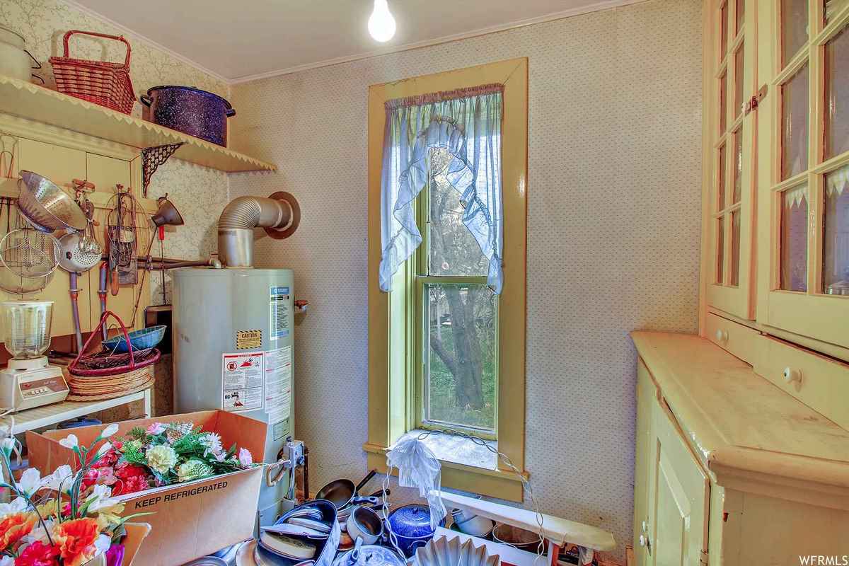 c. 1875 Gothic Revival in Ephraim, UT - Old House Dreams