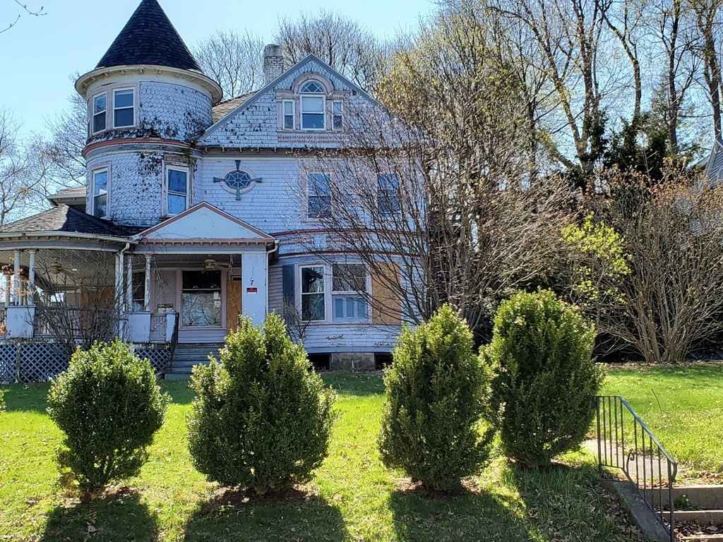 c. 1890 in Worcester, MA - Old House Dreams