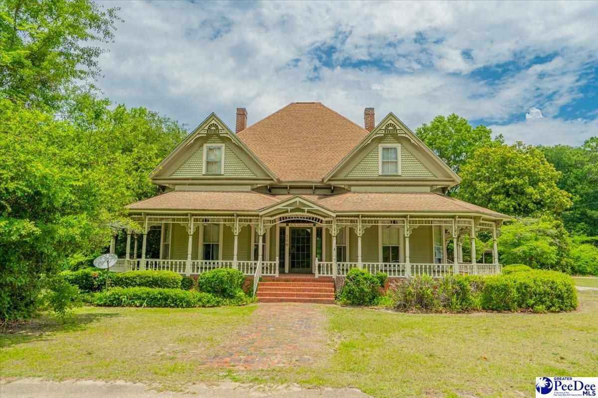 c. 1898 Queen Anne in Clio, SC - Old House Dreams