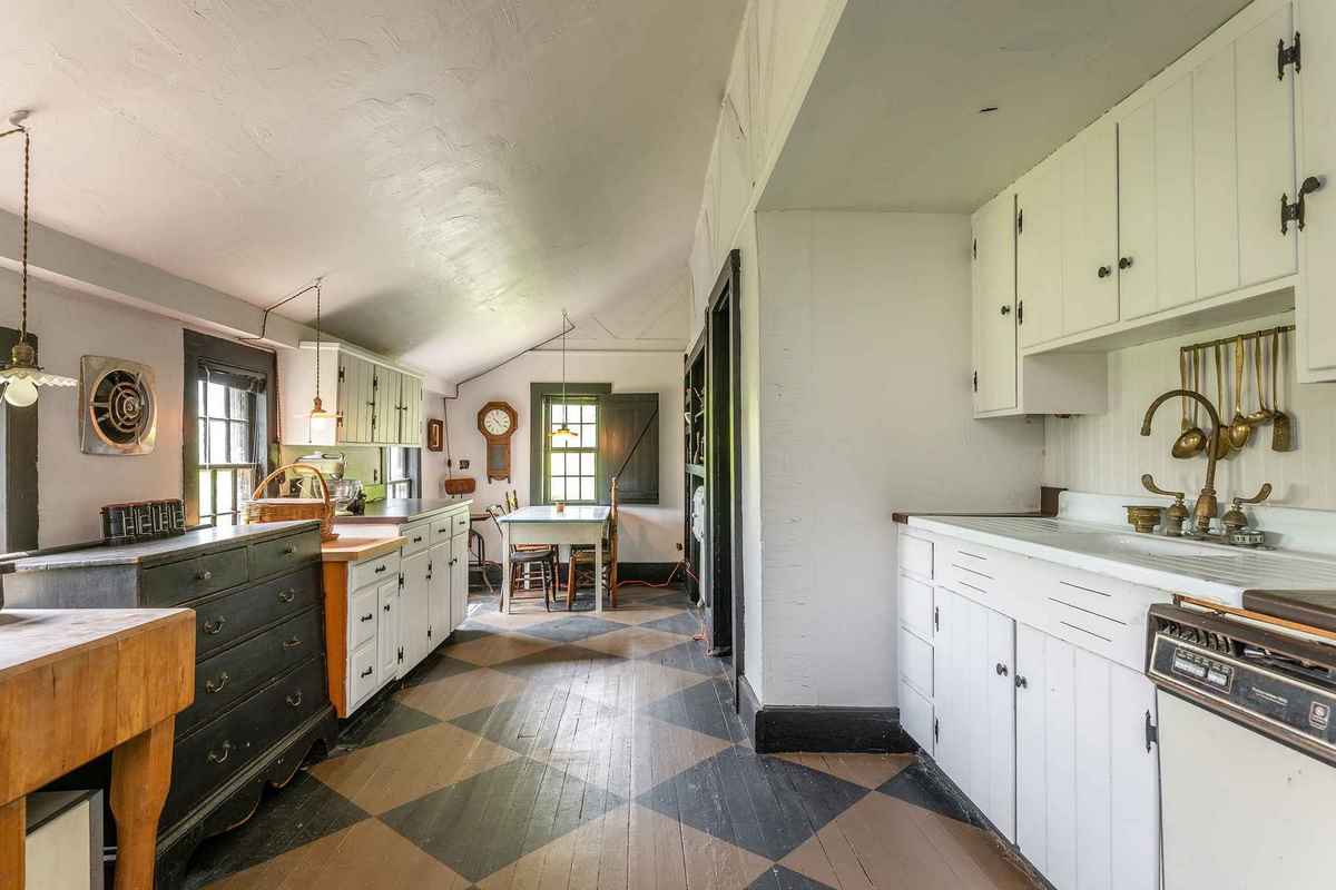 c. 1760 in South Kent, CT - Old House Dreams