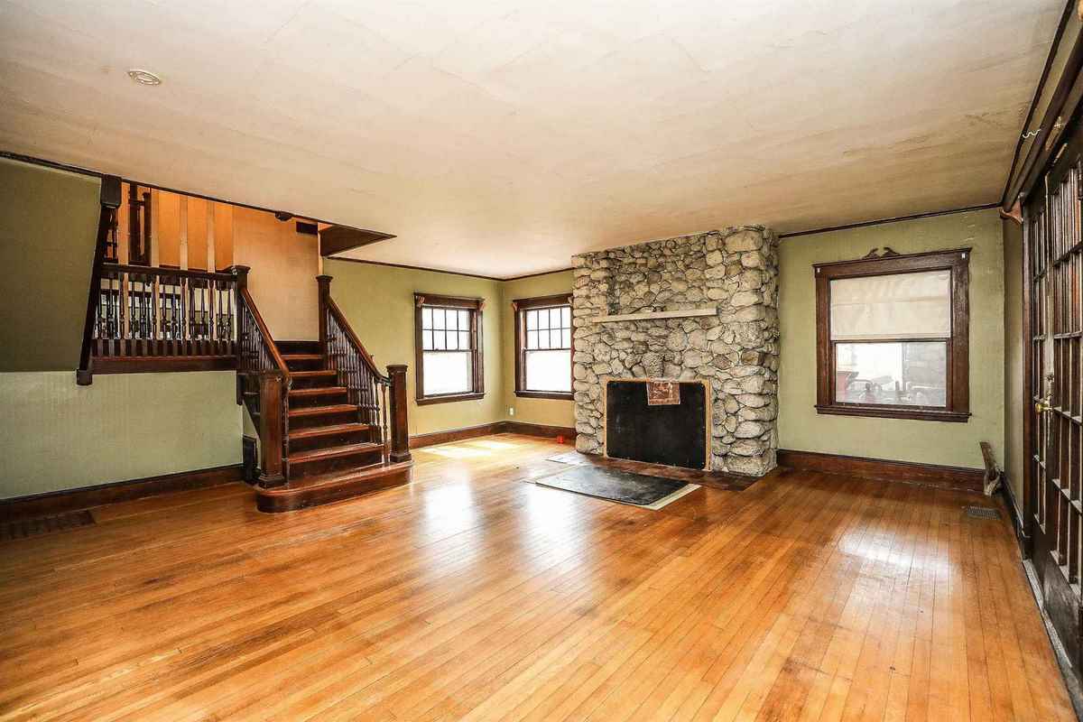 1904 - Lyndeborough, NH - Old House Dreams
