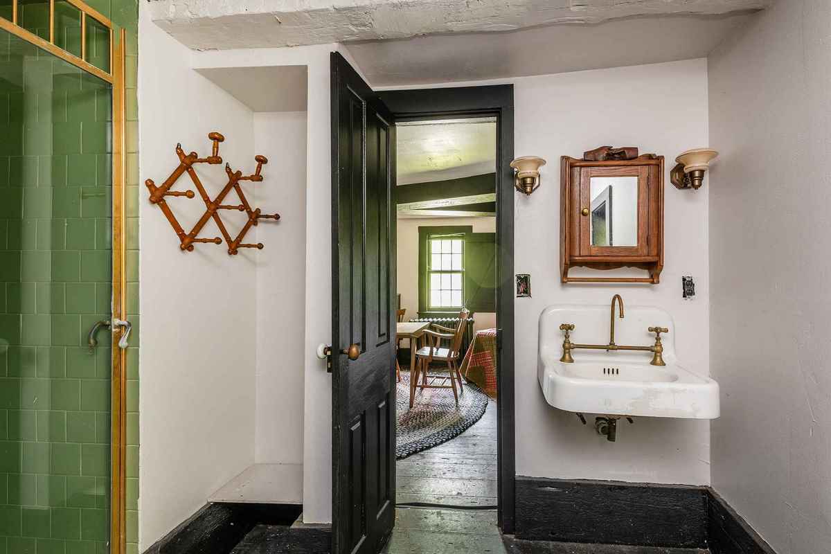 c. 1760 in South Kent, CT - Old House Dreams