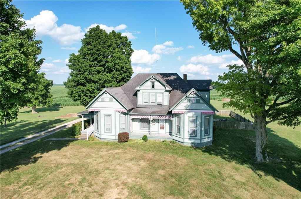 c. 1880 Queen Anne in Farmersburg, IN - Old House Dreams