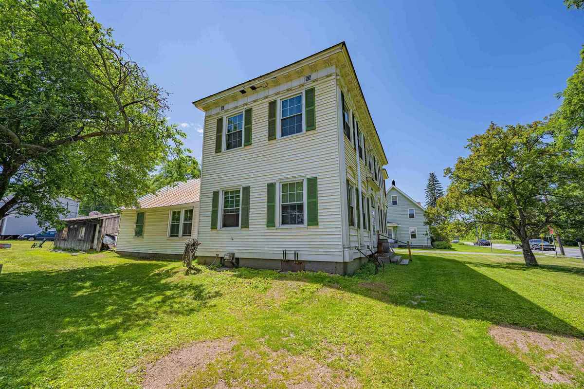 c. 1809 Federal in Barre Town, VT - Old House Dreams