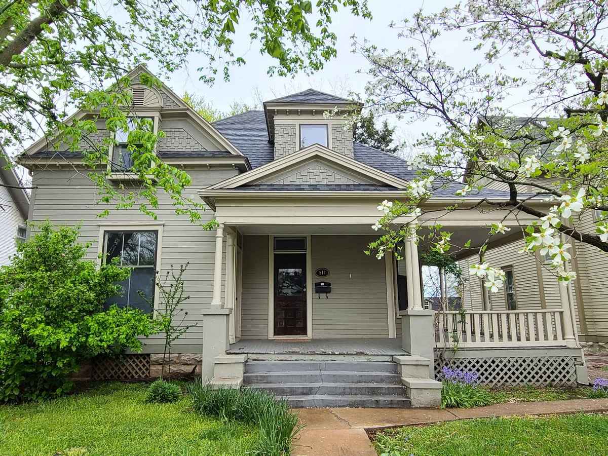 1901 Queen Anne in Springfield, MO - Old House Dreams