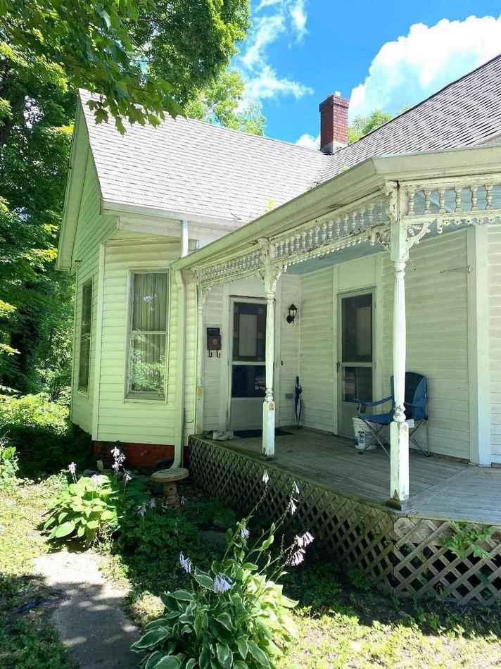 Queen Anne in Bloomfield, IN - Old House Dreams
