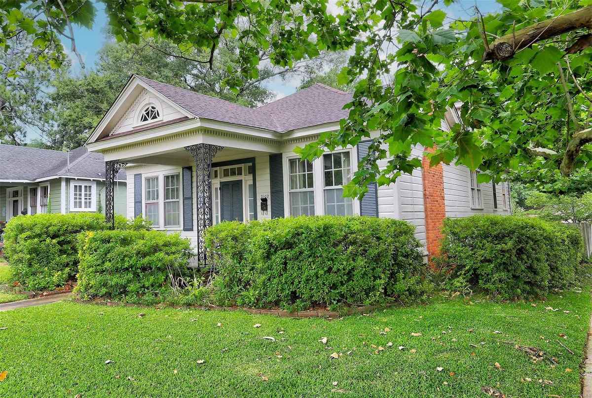 1926 Colonial Revival in Montgomery, AL - Old House Dreams