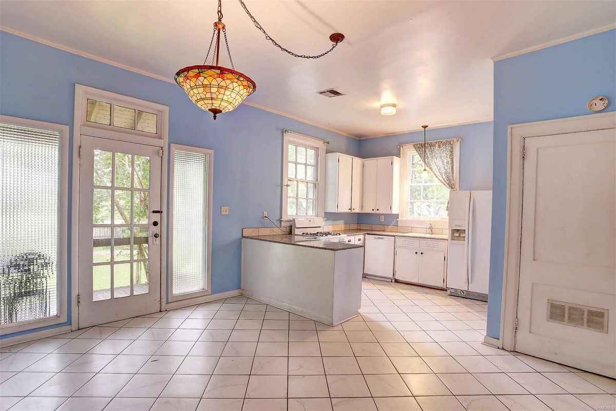 1926 Colonial Revival in Montgomery, AL - Old House Dreams